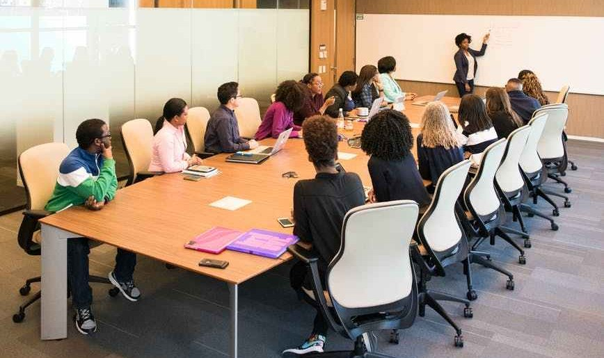 Navigating a Meeting with a Mansplainer – Career Queens